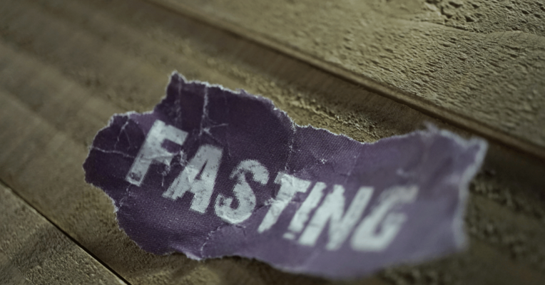 Intermittent Fasting 101: The Complete Beginner Guide - Nutrabay Magazine