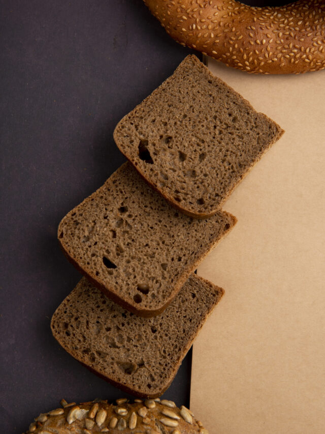 Brown Bread vs White Bread - What's the Difference? - Nutrabay Magazine
