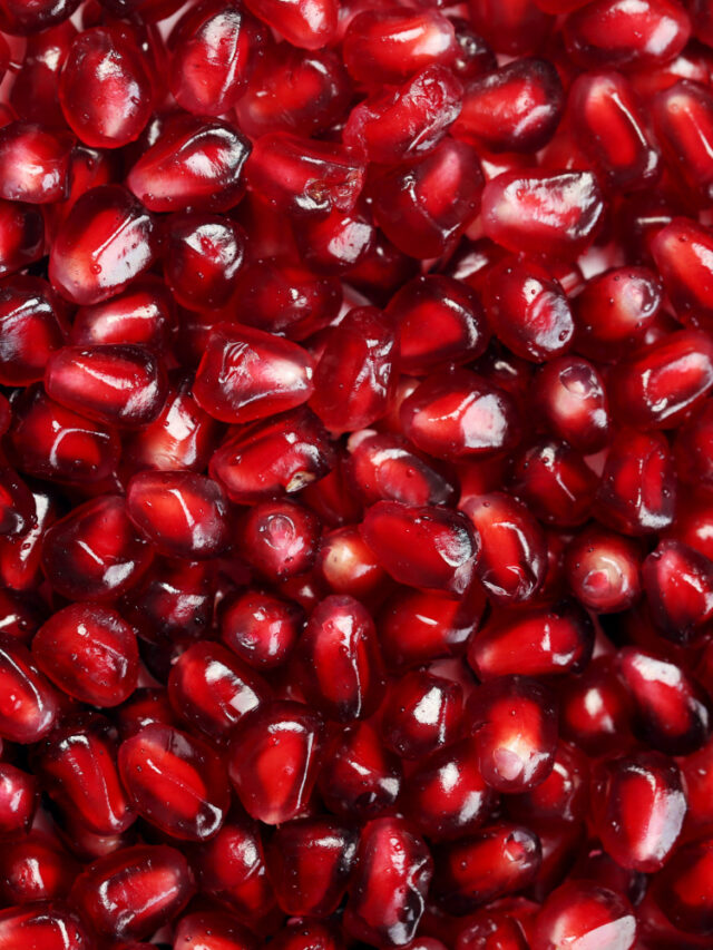 Amazing Benefits of Pomegranate Seeds - Nutrabay Magazine Amazing Benefits of Pomegranate Seeds - Nutrabay Magazine